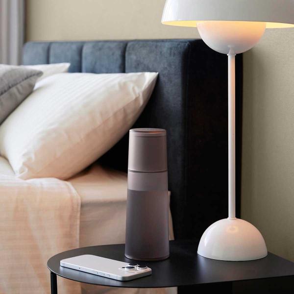 ・ブランド：YAMAZAKI（山崎実業）/日本・ジャンル：水差し・主な素材：コポリエステル樹脂・生産国：中国・サイズ：約W77xD77xH219mm・容量：容器620mL/コップ180mL・重量：約220g・耐熱温度：100℃・耐冷温度：-...