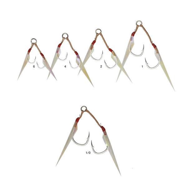 がまかつアシスト 59 ライト ベイトプラス◆入数：2組魚はいるけどジグでは喰わせきれない。そんな時はシラスにシルエットを合わせた魚皮アシストの出番。タフコンディション時の喰わせの切り札としてアミコマセに付いた激戦区の小型回遊魚にも効果絶大...