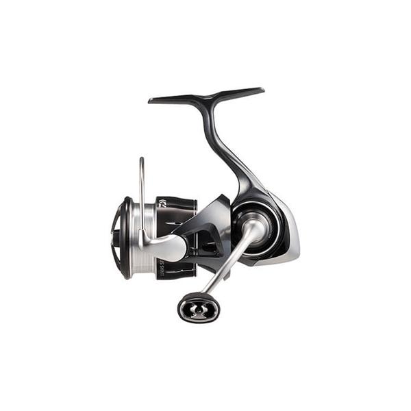 ダイワ24ルビアス　SF2500SS■標準自重（ｇ）：140■巻き取り長さ（cm/ハンドル1回転）：70■ギア比：5.0■標準巻糸量ナイロン（lb-m）：3-150■標準巻糸量PE（号ーm）：0.4-200■ハンドルアーム長（mm）：45■...