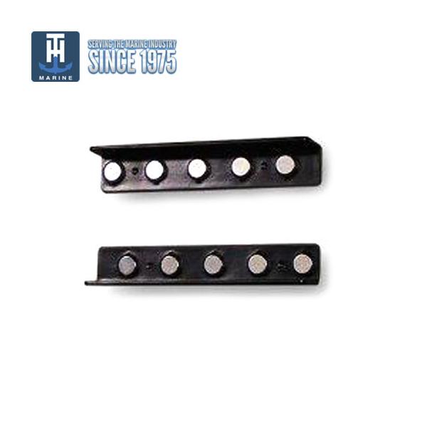 TH-Marine/ティーエイチマリンタックルタイタン　ルアーハンガータックルマネージメント【48231】◆サイズ：155×25×25mm◆カラー：ブラック◆材質：プラスティック◆入り数：2個入★マグネット式の収納ラックです。取り付けは附属...