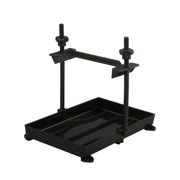 ビーエムオージャパンバッテリートレイ　105A用　C11499◆タイプ：ステー固定◆内寸：175×320mm◆対応バッテリー：鉛バッテリの105Ahクラス★105A用（M27MF）のプラスチックバッテリートレイです。トレイの側面に取付用穴が...