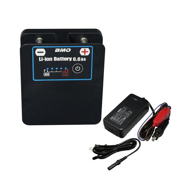 BMO JAPANリチウムイオンバッテリー 6.6Ah（本体・チャージャーセット）軽量・コンパクトなリチウムイオンバッテリーの6.6Ah容量タイプです。バッテリーと専用充電器（チャージャー）のセット製品です。使用時間は鉛バッテリー12Ah以...