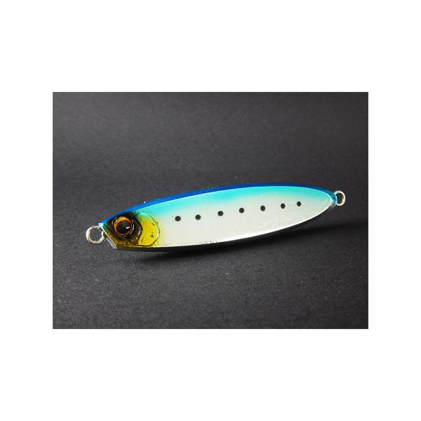 ベイスはその名の通り、ベイジギングにおける基点となるメタルジグです。絶妙な縦横比で設計されたセンターバランスタイプのボディはサミングの強弱によってミディアムスピードのスライドフォールから、潮流に負けない直線的なフォールまで容易にコントロール...