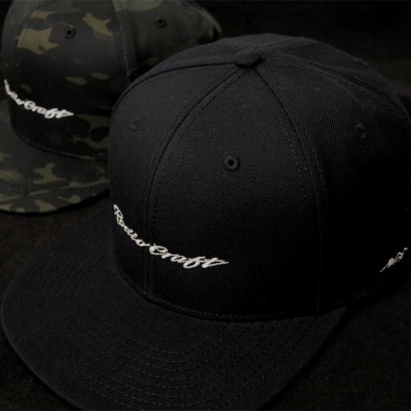 ロデオクラフト×バックラッシュ コラボキャップ　フラットバイザー RODIO CRAFTとBACKLASHのコラボキャップが登場！ロデオクラフトさんのシンプルなロゴをフロントにコンパクトに配置して、サイドにはBACKLASHのサンライズマー...