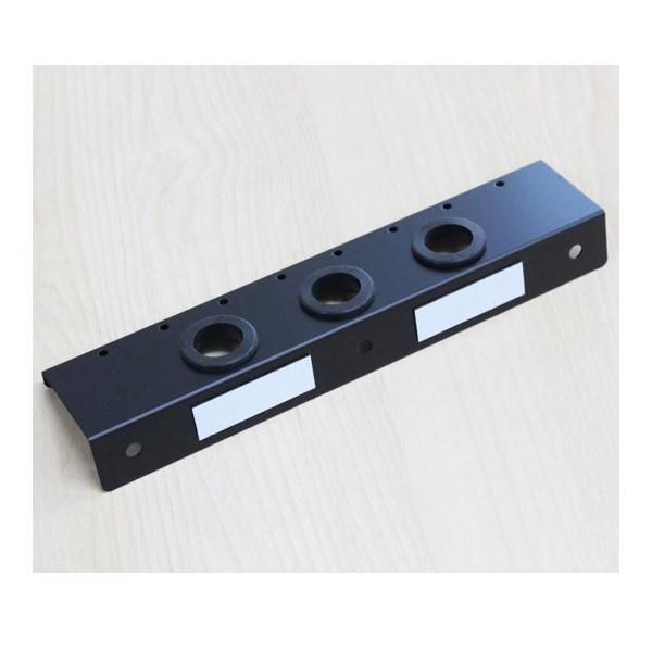 J-SPEC/ジェイスペックタックルラック◆付属品：タックルラック本体のみ(両面シール付)●バスボートのコンソールに付属する強力両面テープで貼り付けてプライヤーやハサミ、オエオエ棒やルアーなどを収納することができるアルミ製のラックです。大き...