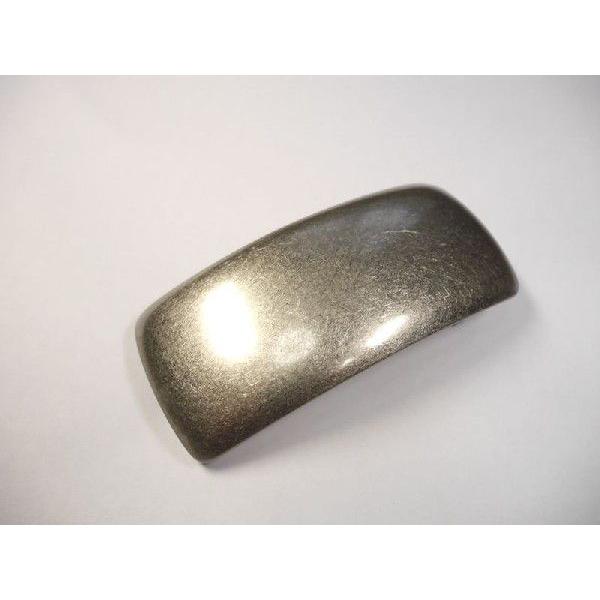 材質：真鍮製(シルバーメッキ)サイズ：90mm×40mm ベルト幅「30mm」までのベルトでしたら取り付け可能です。只今出品中の『30mmバックル取付用牛革ベルト』 とピッタリ合います。ベルトと合わせてご購入頂きますと、まとめて一括発送しま...