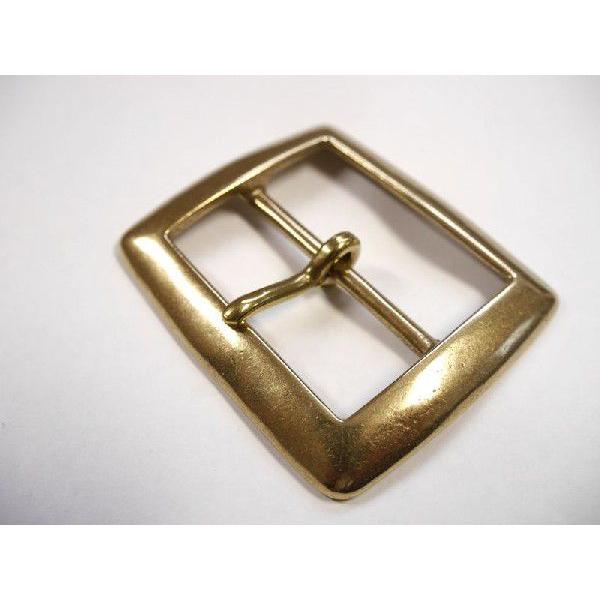 材質：真鍮製 サイズ：長さ72mm×幅64mm ベルト幅「50mm」までのベルトでしたら取り付け可能です。只今出品中の『50mmバックル取付用牛革ベルト』 にピッタリ合います。ベルトと合わせてご購入頂きますと、まとめて一括発送しますので、お...