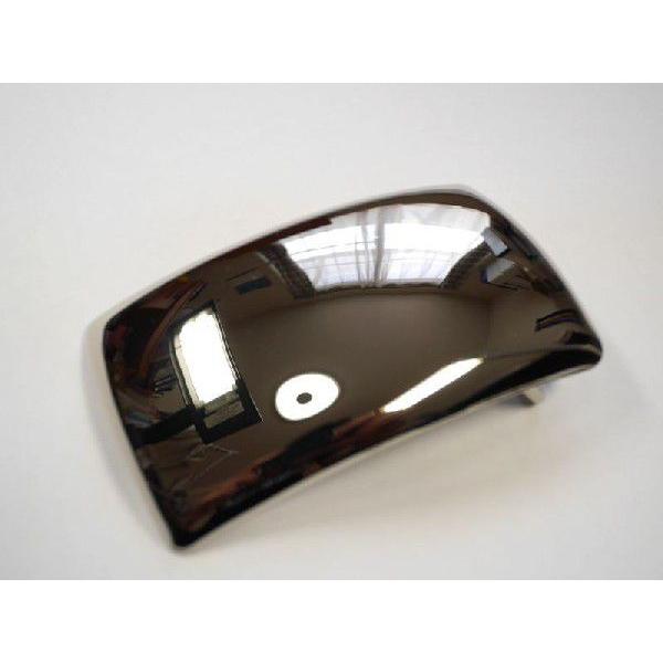 材質：真鍮製 (鏡面仕上げ）サイズ：長さ96mm×幅58mm ベルト幅「50mm」までのベルトでしたら取り付け可能です。只今出品中の『50mmバックル取付用牛革ベルト』 にピッタリ合います。ベルトと合わせてご購入頂きますと、まとめて一括発送...