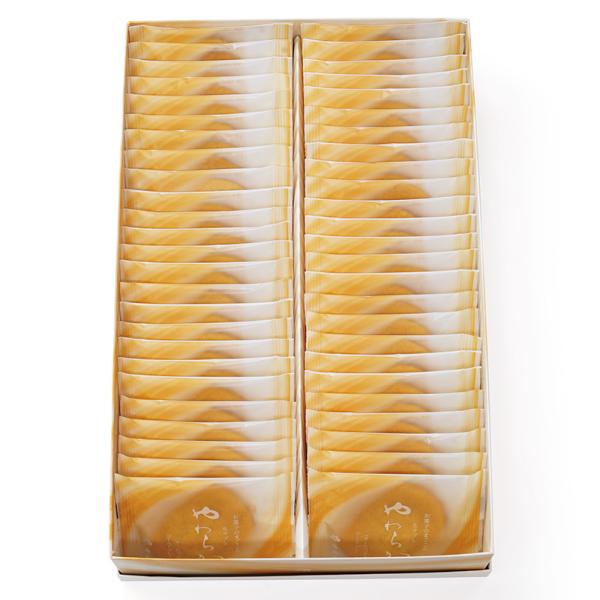 お菓子のまごころ やわらかゴールドプレーン！！浅煎りきなことたっぷりバター、一度食べたらやみつきの味「やわらか」は、たくさんの「ありがとう」と「はじめまして」に華をそえるお菓子として十年以上愛されています。■内容：ゴールドプレーン50枚■ア...