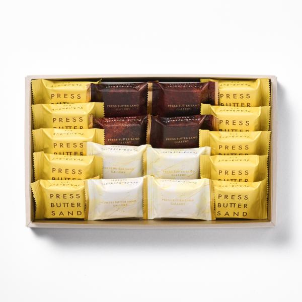 より贅沢な味わいと香りのバターサンド3種類をセレクトした特別な詰合せ奥深い香りが広がる〈ヘーゼルナッツショコラ〉、ミルキーでバニラが香り立つ〈バニラホワイト〉、濃厚なおいしさが凝縮された〈チーズ〉。贅沢な味わいと香りのバターサンドを揃えました。