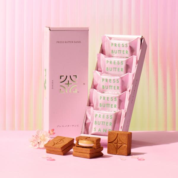 ひとくちごとに桜の香りがふんわりと漂う、春限定のバターサンド。