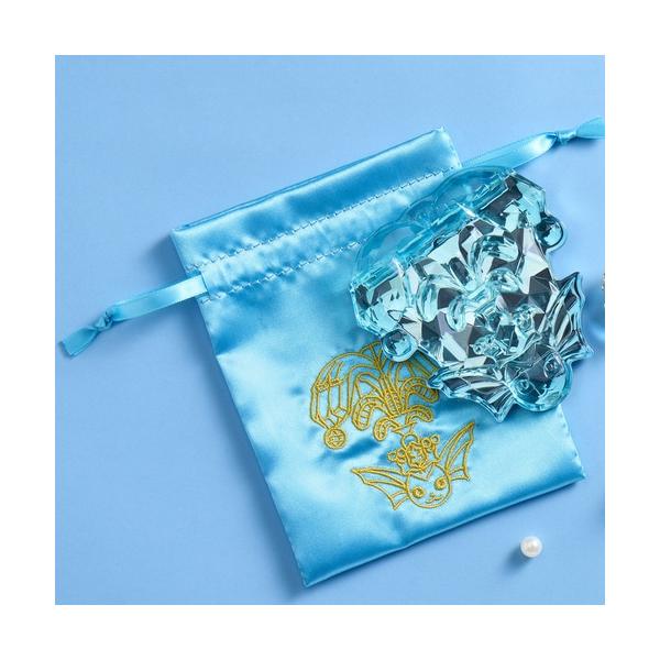 ポケモン オフィシャルショップ ポケモンセンターのオリジナル商品！ポケモンたちが宝石のようにキラキラと光り輝く☆パルデア地方で発見された現象「テラスタル」をイメージしたアクセサリー。みずテラスタルシャワーズのダイカットキラキラミラーだよ。収...