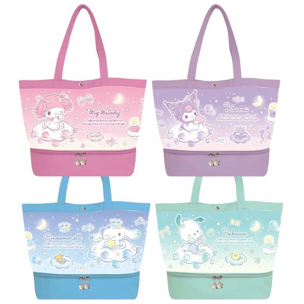 サンリオキャラクターズのポケット付きビニールトートが新登場♪底面には便利なファスナー付きポケット付き！タオルや小物を分けて収納できて使いやすさも◎プールや海、夏のお出かけにぴったりなかわいいプールバッグです♪不透明素材だから中身が見えにくく...