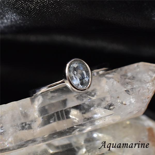 [商品説明]アクアマリンは持ち主に「幸せ」をもたらしてくれると言われ、「結婚」や「家庭円満」のお守りとして人気のパワーストーンです。見ているだけで癒されるアクアマリンは、心を穏やかにさせてくれるので周りの人に対して優しく穏やかな気持ちで接す...