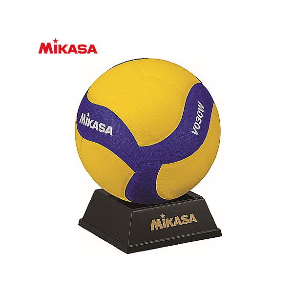 ＜商品説明＞■サイズ直径：約16.5cm■生産国中国製■素材貼り・人工皮革■備考●記念用サインボール●化粧箱入り・置き台付き●国際公認球と同じデザイン----------------------------------------※記念品と...