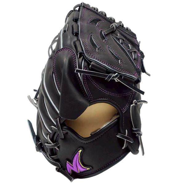 素材：ステアハイドポジション：ピッチャー用カラー：ブラック×パープル特徴：「ウェブを曲げない投手用グラブ」近年、この言葉が大流行しました。KSRシリーズは、その言葉を形にします。ウェブは通常、革をすき2〜3枚層になっております。KSRシリー...