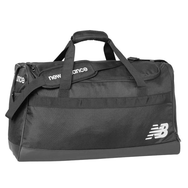 素材：ポリエステル 100％カラー：BK/ブラックサイズ：約60×34×27cm 約70L特徴：チームの遠征時に活躍する容量70Lのダッフルバッグ。大きく開くメインルーム内の多様なポケットに加え、下部にコンパートメント、片側にメッシュポケッ...