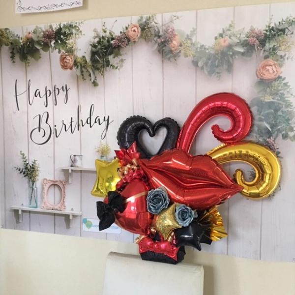 すごく人気のバルーンです。開店おめでとうバルーン電報　開店祝いにおすすめのバルーンギフトの電報です。メッセージカードをかわいいバルーンに添えて大きな箱で全国お届け致します！新しい人生の始まりの日。バルーンで花を添えてはいかがですか？