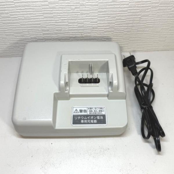 「商品状態」【商品内容】本体のみ 【状態】少々、使用感がございますが、大きな傷もなく綺麗な状態です。 ご注文後、丁寧に梱包し速やかに発送致します。Amazon専用在庫品のため、欠品キャンセルはございませんのでご安心ください。代金引換・コンビ...