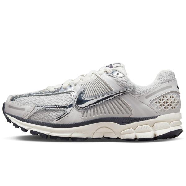 NIKE 女性 ナイキ レディース シューズ スニーカー W ZOOM VOMERO 5 ウィメンズ ズーム ボメロ 5 FD0884-025★品番★FD0884-025★素材★ 合成繊維/合成皮革/合成樹脂★カラー★ PHOTON DUS...