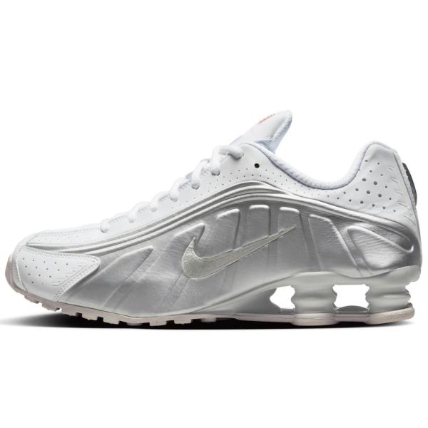 NIKE 男性 ナイキ メンズ シューズ スニーカー SHOX R4 ショックス R4 HQ1988-101★品番★HQ1988-101★素材★ 合成皮革/合成繊維★カラー★ WHITE/METALLIC SILVER-WHITE-BRIG...