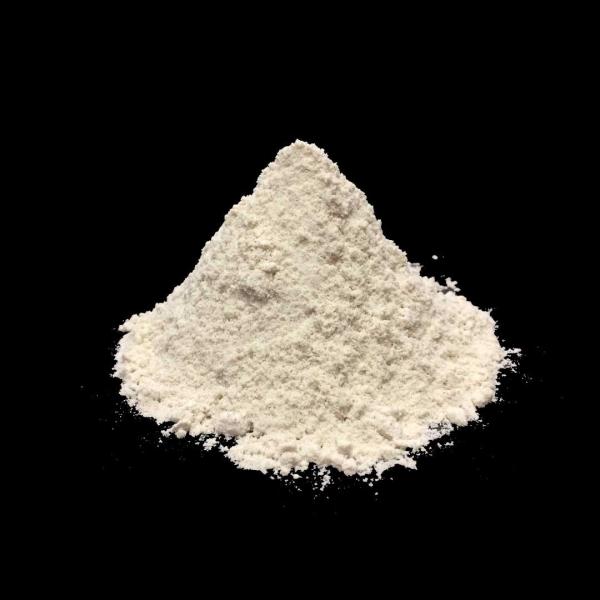 そばの味、香りの強い甘皮の部分が多く入っているそば粉です。そばの色は少々黒めに出来上がります。