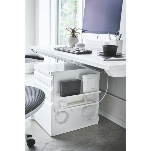 商品詳細:マグネットと石こうボードピンで簡単取付！ケーブルやルーターを浮かせて収納。デスク奥にスチールパネルが付いているタイプのデスクにも設置可能。マグネットでスチールキャビネットに簡単取付。長さが余ったケーブルを巻き付けて収納できるフック...