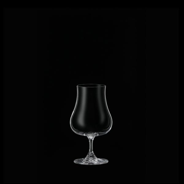 背の低いカクテルグラスシリーズ。口元は比較的薄め。マシンメイド。【生産国】スロバキア【サイズ】口径:50mm 高さ:133mm 容量:220cc【材質】カリクリスタル