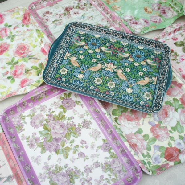 ※マリーは入荷時期により画像より明るい場合がございます。※製造上、ザラつきが見られますが不良ではございませんのでご了承の上お求めくださいませ。華やかなローズ柄を取り揃えたメラミン製のトレー。毎日のお食事やティータイムに便利で華やかなデザイン...