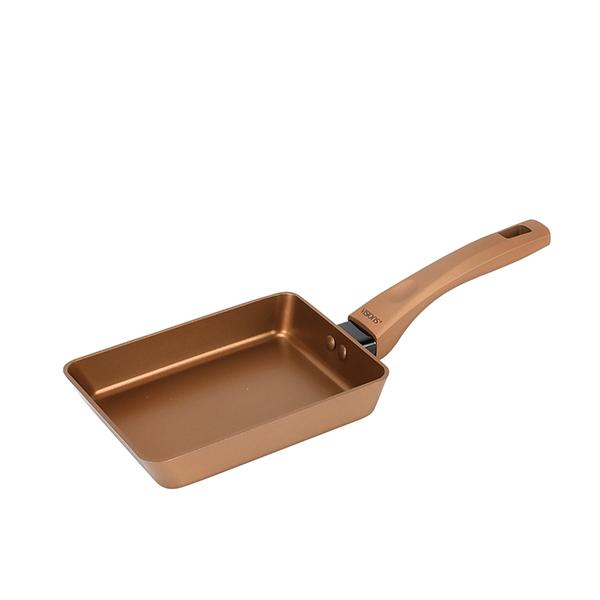 フランスで誕生したVISIONSブランドからフライパンが登場!毎日使いたくなるデザインと性能のフライパンです。●おしゃれなデザインVISIONSをイメージした美しいGOLDカラー内面・外面・ハンドルがVISIONカラーで統一されています。●...