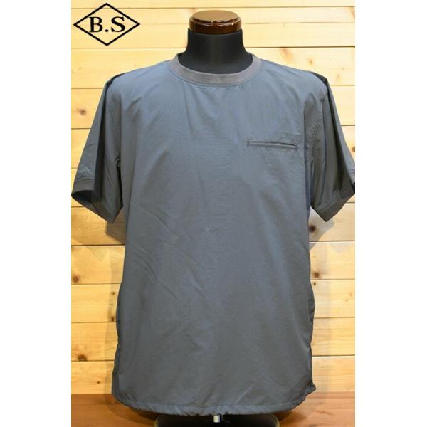 素材：ナイロン100％高機能ナイロンで仕上げたショートスリーブTシャツ生地は米国デュポン社のサプレックスナイロン生地を採用しています。サプレックスナイロンは耐摩耗性、撥水性、速乾性、通気性に優れており、天然素材に近い柔らかさや質感を合わせも...