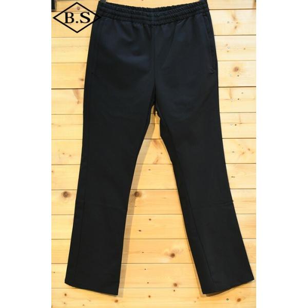 素材：ナイロン92%・ポリウレタン8%サイズ36 ウエスト約72-76cm 股上27cm ワタリ26cm 股下71cm　裾幅20cm38 ウエスト約80-84cm 股上29cm ワタリ27cm 股下72cm　裾幅21cm40 ウエスト約82...