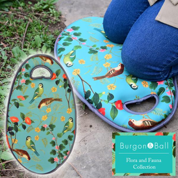 Burgon&amp;Ball（バーゴン＆ボール） 〜フローラ &amp; ファウナ〜のガーデニング用ニーラーです。厚さ約4.5cmのクッションがひざにかかる負担や衝撃を和らげてくれます。畑仕事やお庭での雑草抜きなどの膝をつく姿勢が多い作業...