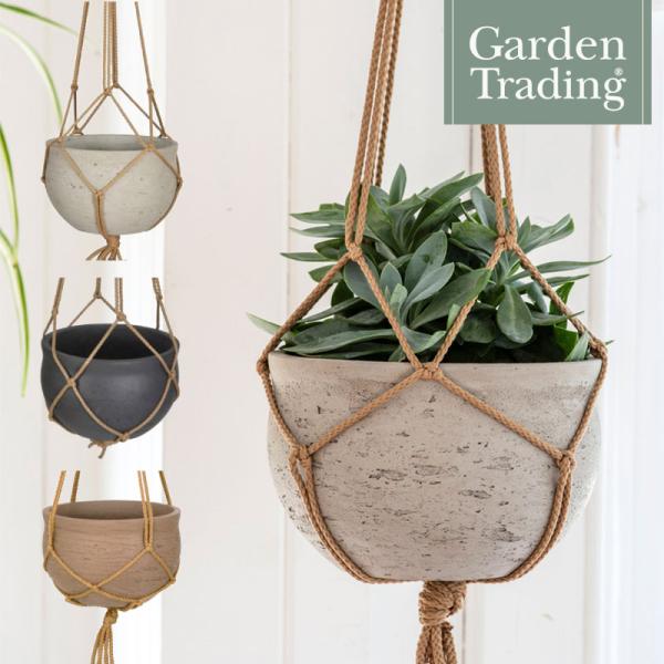 Garden Tradingのストラットンハンギングポットは、セメントで造られたスタイリッシュなハンギングポットです。落ち着いた色合いと、シンプルでナチュラルなデザインはどんなお部屋にも馴染みます。シンプルでスタイリッシュなデザインと、セメ...
