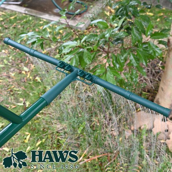 芝生の液肥、殺菌剤、殺虫剤、を散布するときに水の入った重いじょうろを左右に振りながらお庭を何往復もするのは結構、大変ですよね。このフィード＆ウィード バーをじょうろの注水口に取り付けるだけで最大50cm幅の散水が可能に。広範囲の散水、薬剤散...