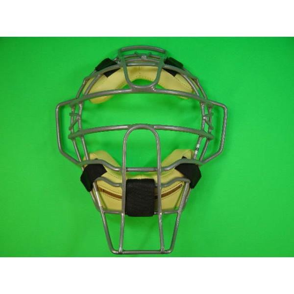 【発売日：2025年03月07日】送料無料 ベルガード BELGARD ソフトボール用 軽量マスク UM770V軽量V型パッド採用、人気の審判用マスクです。フレームカラーはシルバー、マスクパッドはクリームのオーダーカラーです。ベルガード商標...