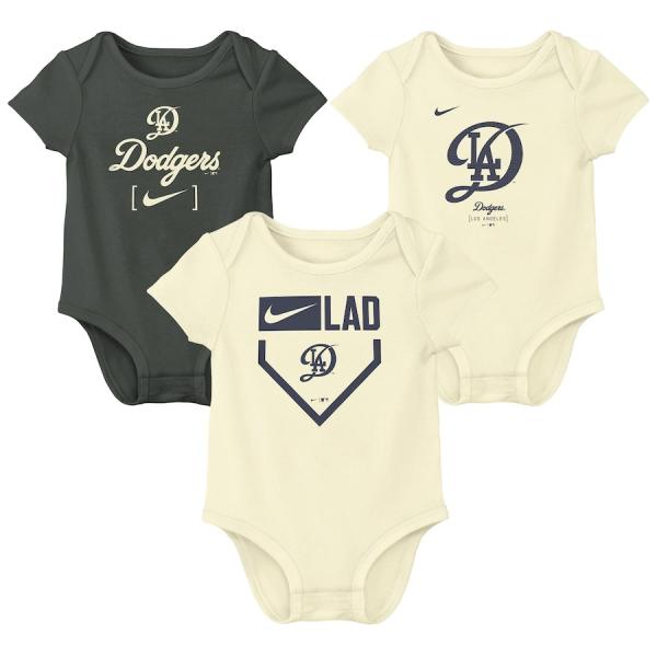 日本未発売、並行輸入品のナイキ赤ちゃん用ロンパース！ロサンゼルス・ドジャースのシティコネクトロゴが入った、洗い替えに便利な3着セットのロンパースです。質の高いコットンを使用。止め具は3点スナップタイプとなっています。お子様のDodger(ド...