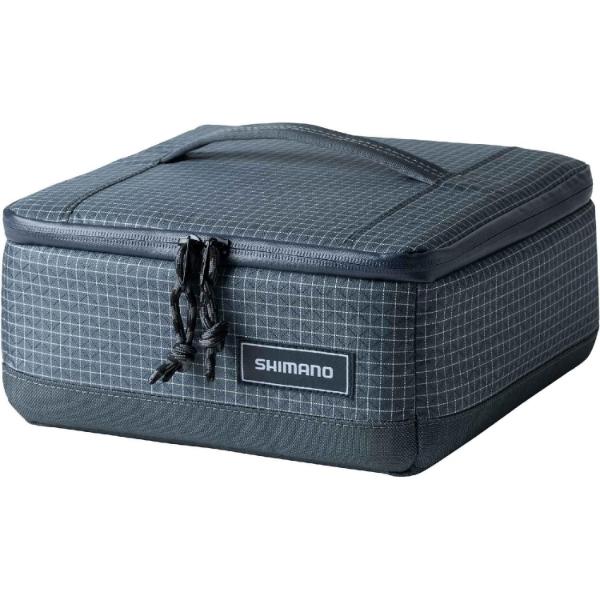 ≪SHIMANO / MINI COOLER BAG PRO≫真空断熱パネル搭載のシマノの高保冷ミニクーラーバッグ（Lサイズ）。夏場でも約8時間の氷保持力を発揮し底面の高い断熱効果で結露を防ぎます。正方形のコンビニ弁当が入れやすい設計。保冷...