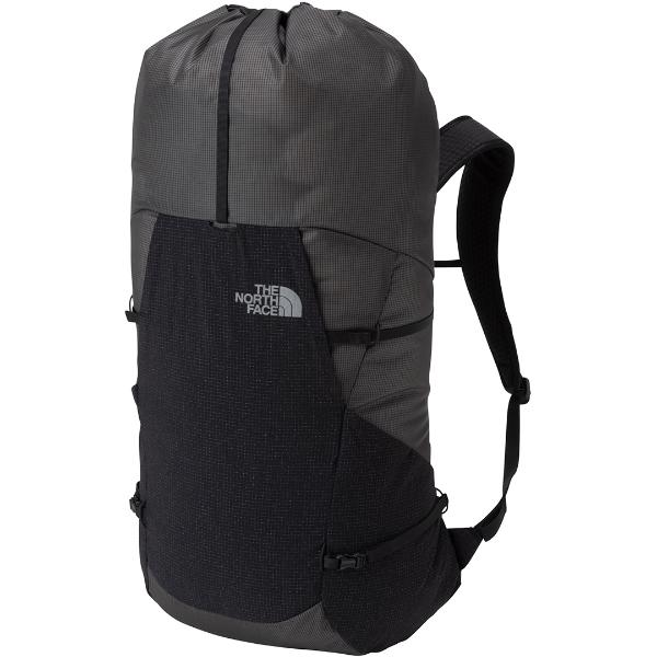 ≪THE NORTH FACE / Factor 28≫軽量で保水しにくく、夏山からスノーハイクまで活躍する拡張性を備えたデイパック■特徴・バックパックが雨や汗による濡れで重くなりにくい素材を使用・サイドコンプレッションベルト同士をつなげる...