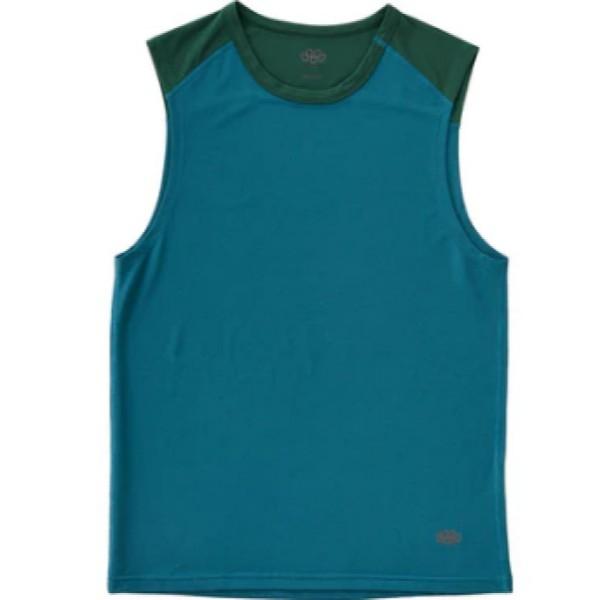 ≪Teton Bros / ELV1000 Non Sleeve≫腕振りを邪魔しないノンスリーブ。多くのランナーに愛用されているノンスリーブです。 素材にはストレッチ性と通気性に優れたポリエステルを採用。グリッド構造の生地が肌離れを良くしま...