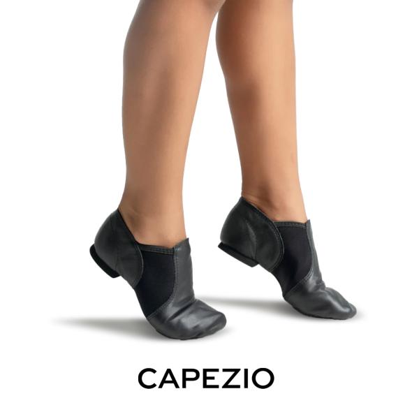 ジャズダンスやチアダンス、コンテンポラリーやバレエ等、あらゆるダンスにお薦めする定番モデルです。サイドのネオプレンゴム素材が、アーチ部分の足にぴったりフィットし、ポワントやフレックスの動きでもシューズのたるみを防ぎます。さらに、足をドライに...
