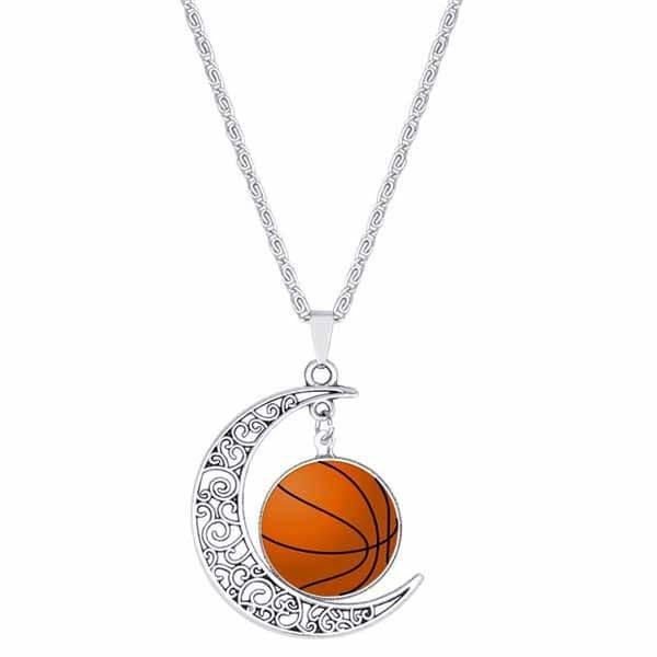 〜商品仕様〜バスケットボールのサイズ　直径　約２．３センチ月形部分のサイズ　直径　約３．８センチチェーンサイズ（伸ばしたとき）　約４７センチバスケタイプ　１個ＰＰ袋に入れて発送します〜商品説明〜バスケットボール好きだったら気になるお洒落なム...