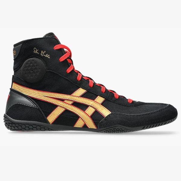 スタッフのお薦めコメント・         レスリング界のレジェンドDAN GABLEの名を刻むハイスペックモデル。柔軟性と耐久性に優れた上質な起毛の人工皮革をアッパーに採用し、なめらかな肌触りとやわらかで快適な履き心地を実現。細部にこだわ...