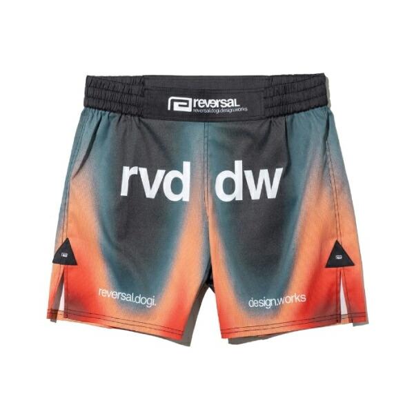 スタッフのお薦めコメント・  動きやすさでトレンドのショート丈＆試合出場可能なポケットレスのファイトショーツ。・  内に秘めた炎を可視化したようなシーズングラフィック。・  「THERMOGRAPHY」を配した力強い1枚。・  ストレッチ素...