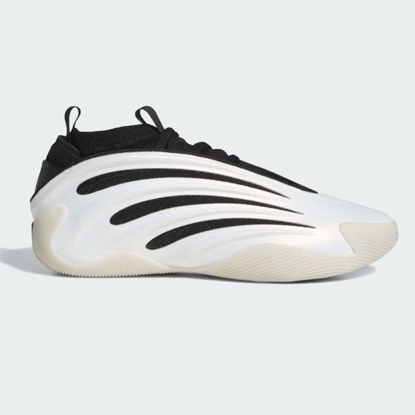 ・アディダス バスケットボールが贈る、ジェームス・ハーデンの最新シグネチャーシューズは、重要な局面で幾度もチームを救ってきた、彼のレジェンドとレガシーを継承するモデル。常に異彩を放つ独自のスタイルを貫いている。大胆に、常に既存の枠を破り、コ...