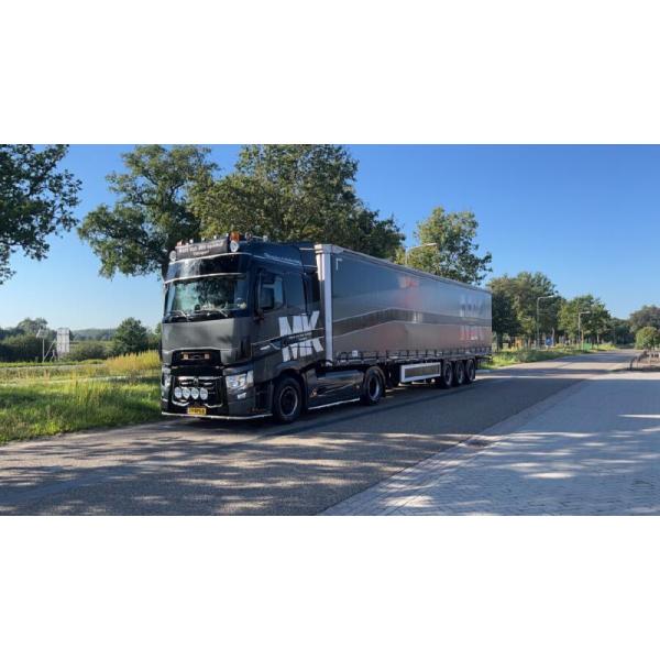 【予約】4-6月以降発売予定MARK VAN DEN KERKHOF; RENAULT TRUCKS T HIGH 4X2 CURTAINSIDE TRAILER - 3 AXLE トラック /WSI  1/50 建設機械模型 工事車両