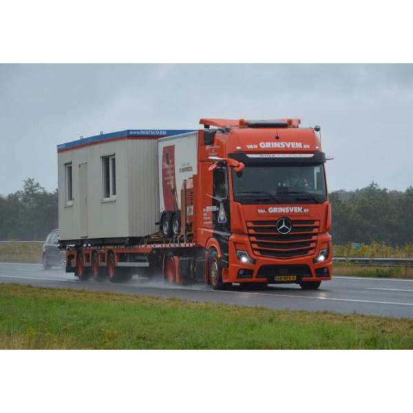 【予約】2024年発売予定VAN GRINSVEN; MERCEDES-BENZ ACTROS MP5 GIGA SPACE 4X2 FLATBED MEGA TRAILER - 3 AXLE トレーラートラック /WSI 1/50 建設機...