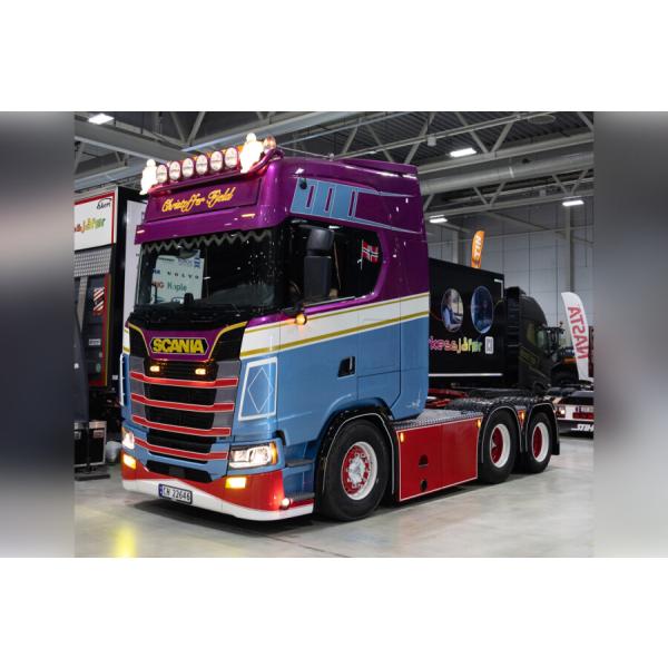 【予約】2025年発売予定 CHRISTOFFER FJELD SCANIA S ハイライン CS20H 6×2 タグアクスル トラクタヘッド トラック / WSI 1/50 建設機械模型 工事車両