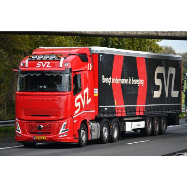 【予約】2026年発売予定 Volvoボルボ FH AERO GLOBETROTTER 6X2 TWIN STEER CURTAINSIDE TRAILER 3 AXLE SVZ / WSI 1/50 建設機械 模型