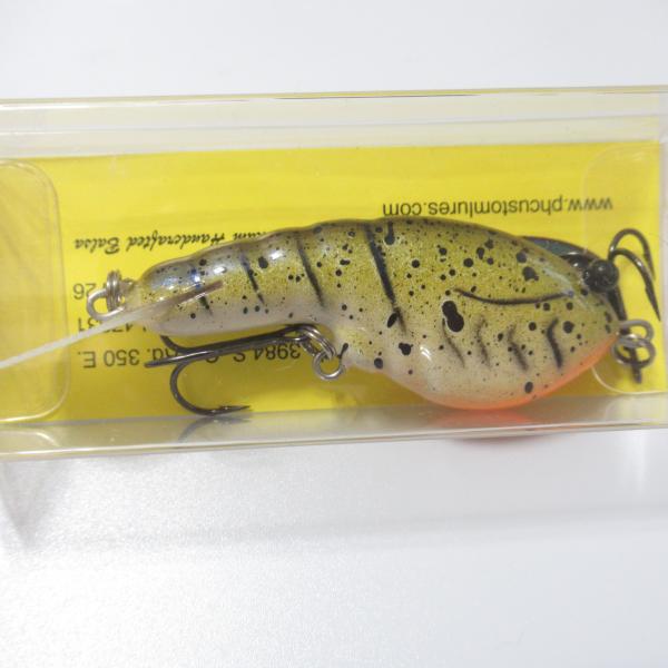 バルサ製ザリガニを模したサーキットボードリップのフラットサイドクランクです。【長さ】≒６８ミリ【体高】≒２６ミリ【厚さ】≒１４ミリ【重さ】≒１１グラム（カタログ表記は、3/8oz.）０〜６ft